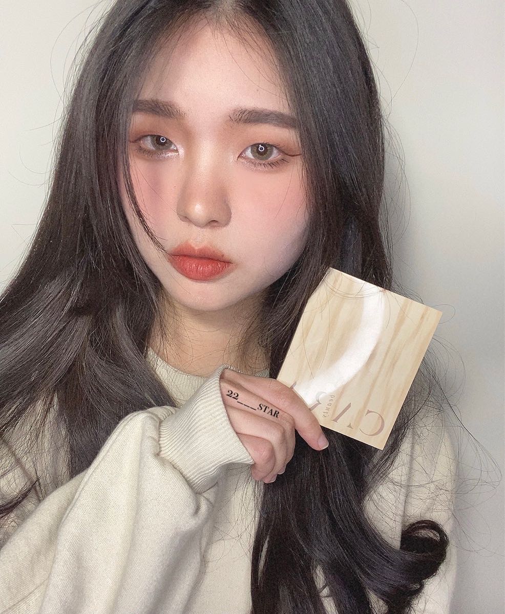 美妝youtuber 品牌—carabeauty 眼影盤分享 - Zuvio 校園話題