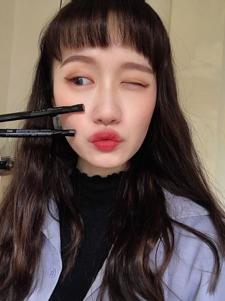 KATE全新眼線「杏仁型」筆頭超給力！超抗油暈！#ZOOK玩開箱 - Zuvio 校園話題