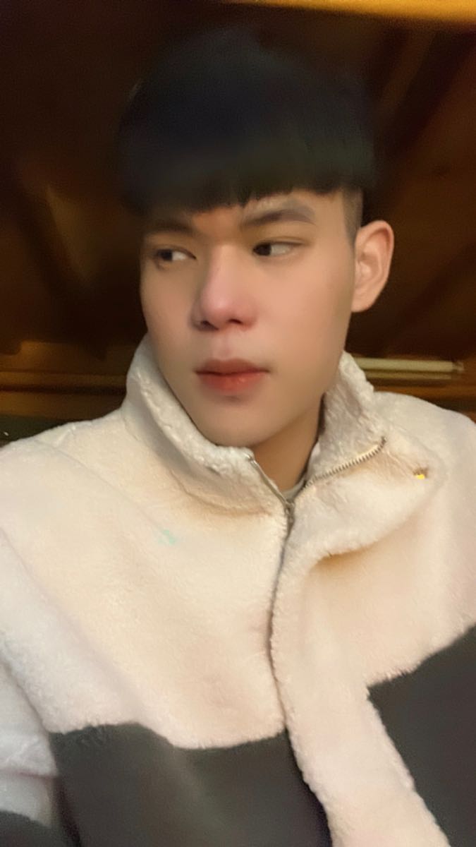 大四雙子男 - Zuvio 校園話題