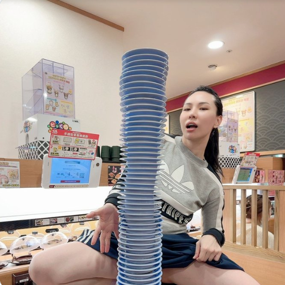 還以為戴姿穎被Ai換臉拍大尺度照片.... - Zuvio 校園話題