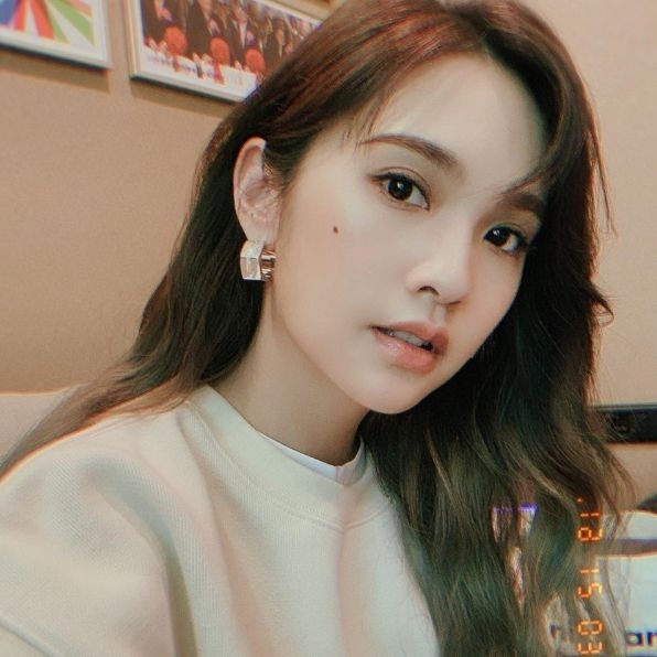 一直被盯著痣看 - Zuvio 校園話題