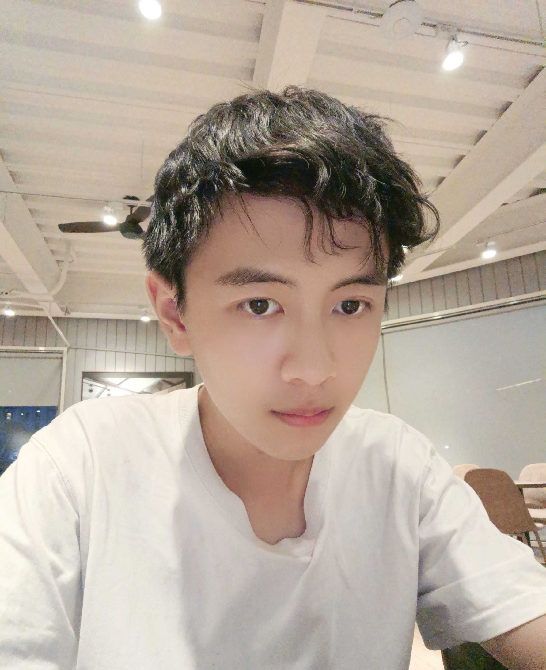 努力成為帥氣的男生 - Zuvio 校園話題