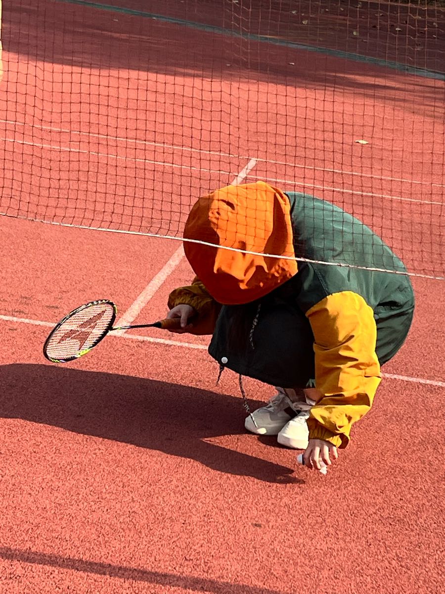 穿朋友外套打球發現自己變球 - Zuvio 校園話題