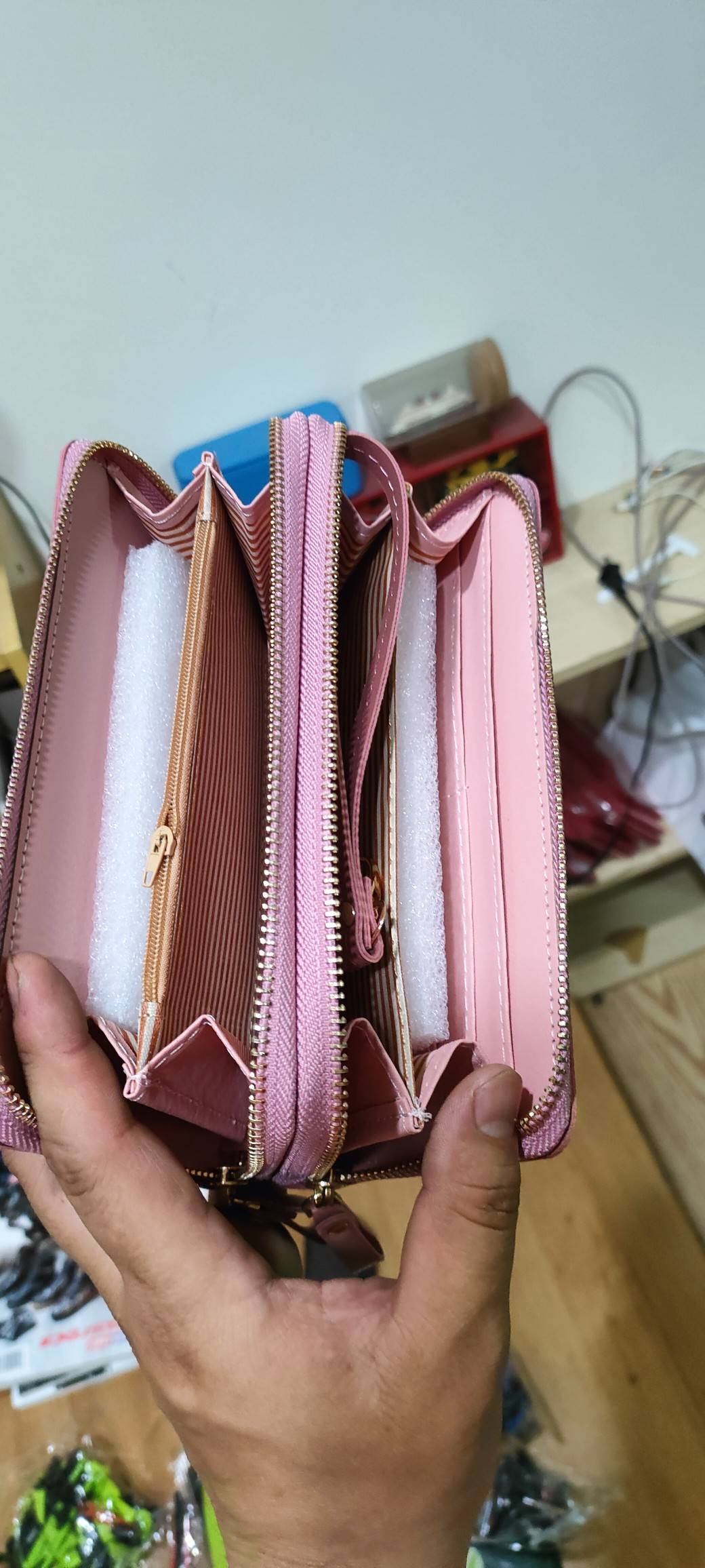 粉色皮夾 - Zuvio 校園話題